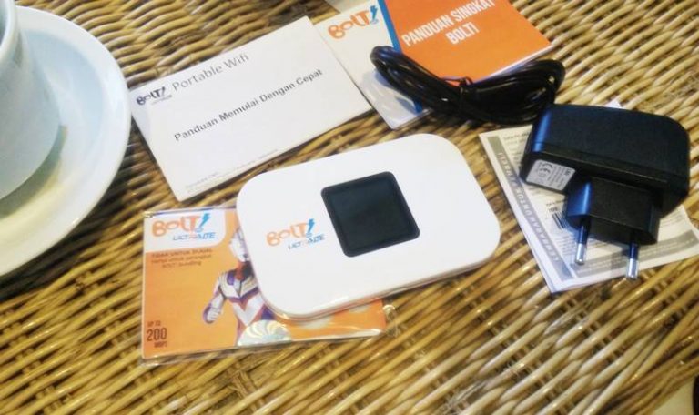 Modem Wifi BOLT Aquila, Buka Kotak dan Review Singkat | iKurniawan