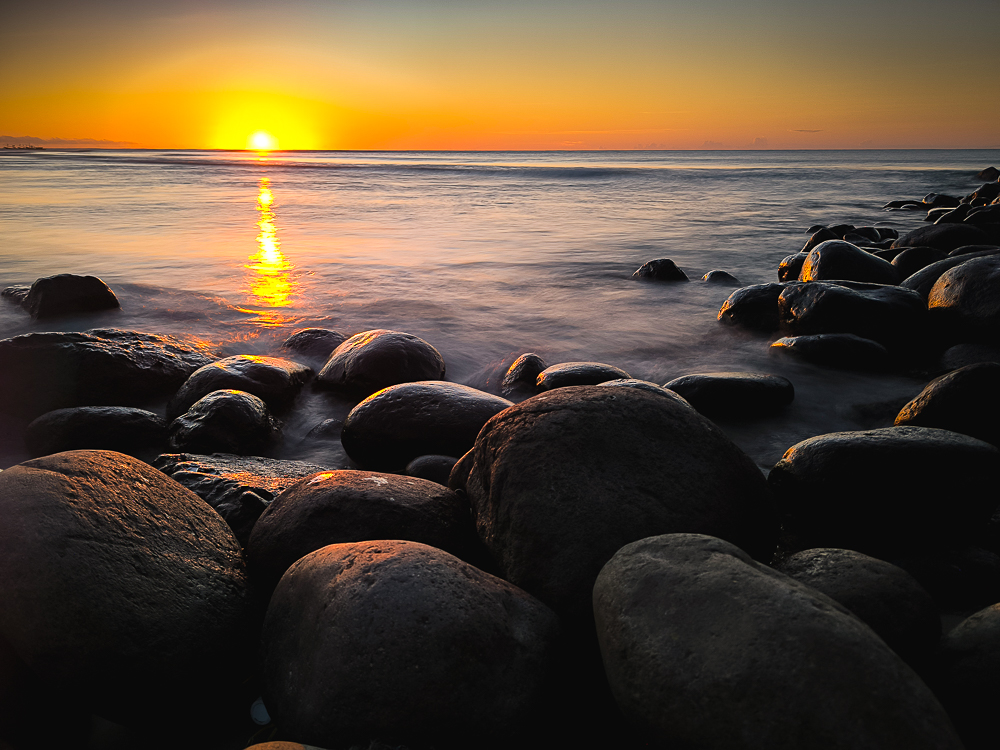 Through The Lens: Pantai Batu Tahu Bengkulu, 26 Oktober 2024 | iKurniawan